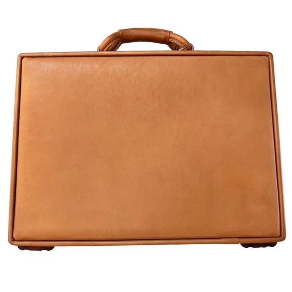 Hartmann Luggage | Bags | Nwt Hartmann Luggage Belting Vintage Leather ...